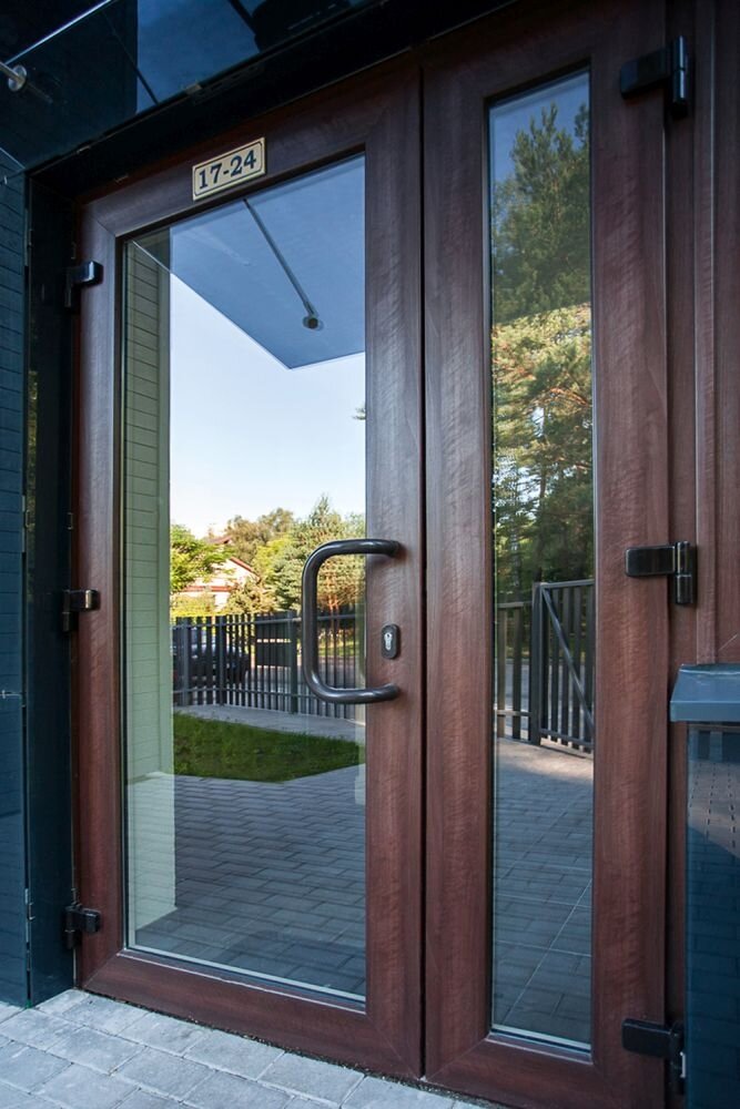 PVC durvis | AMG montāža